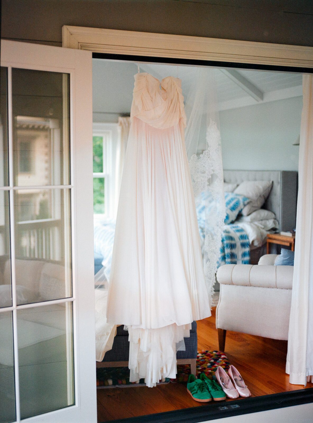 Massachusetts Backyard Summer Wedding - emilyboudreau.com